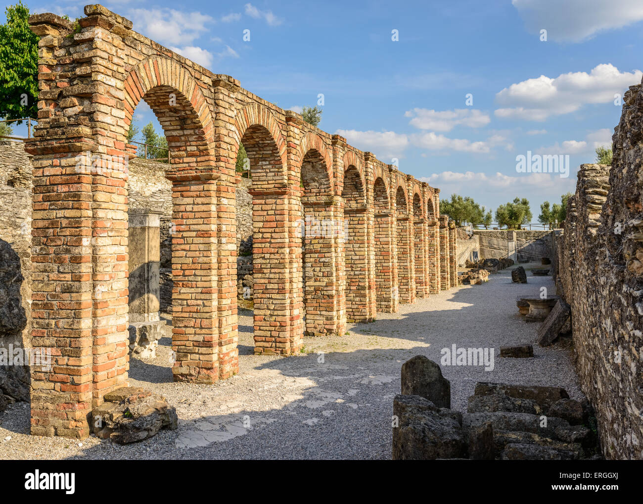 Grottes de Catulle,la villa romaine sait comme Catulliana Villa ou ...