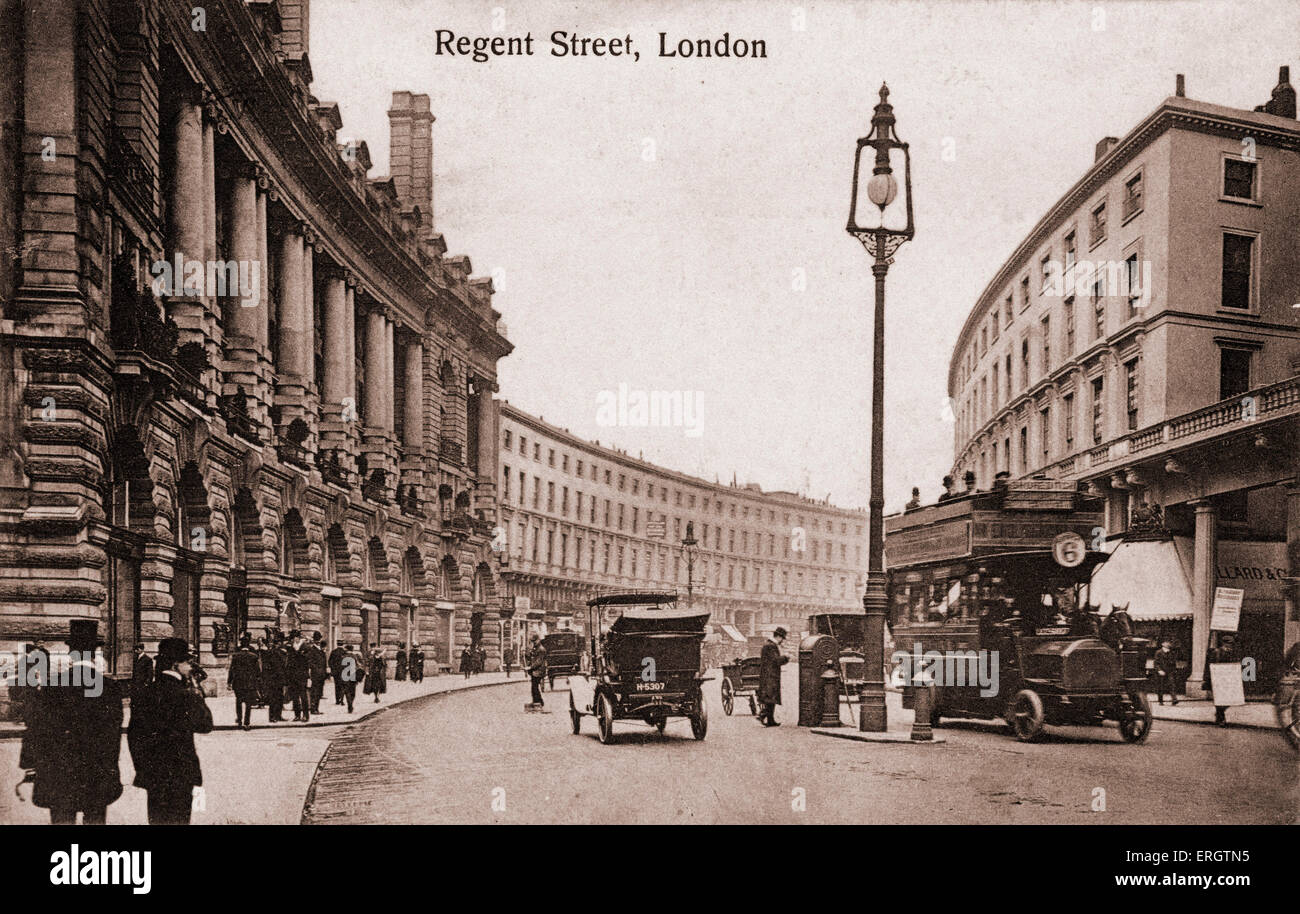 London - Regent Street avec les premiers tramways, voitures. Au début ...