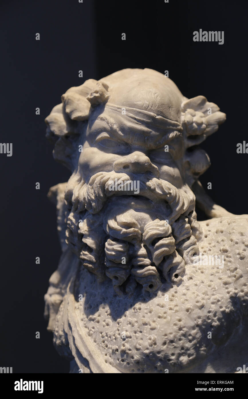 Statue of silenus Banque de photographies et d’images à haute ...