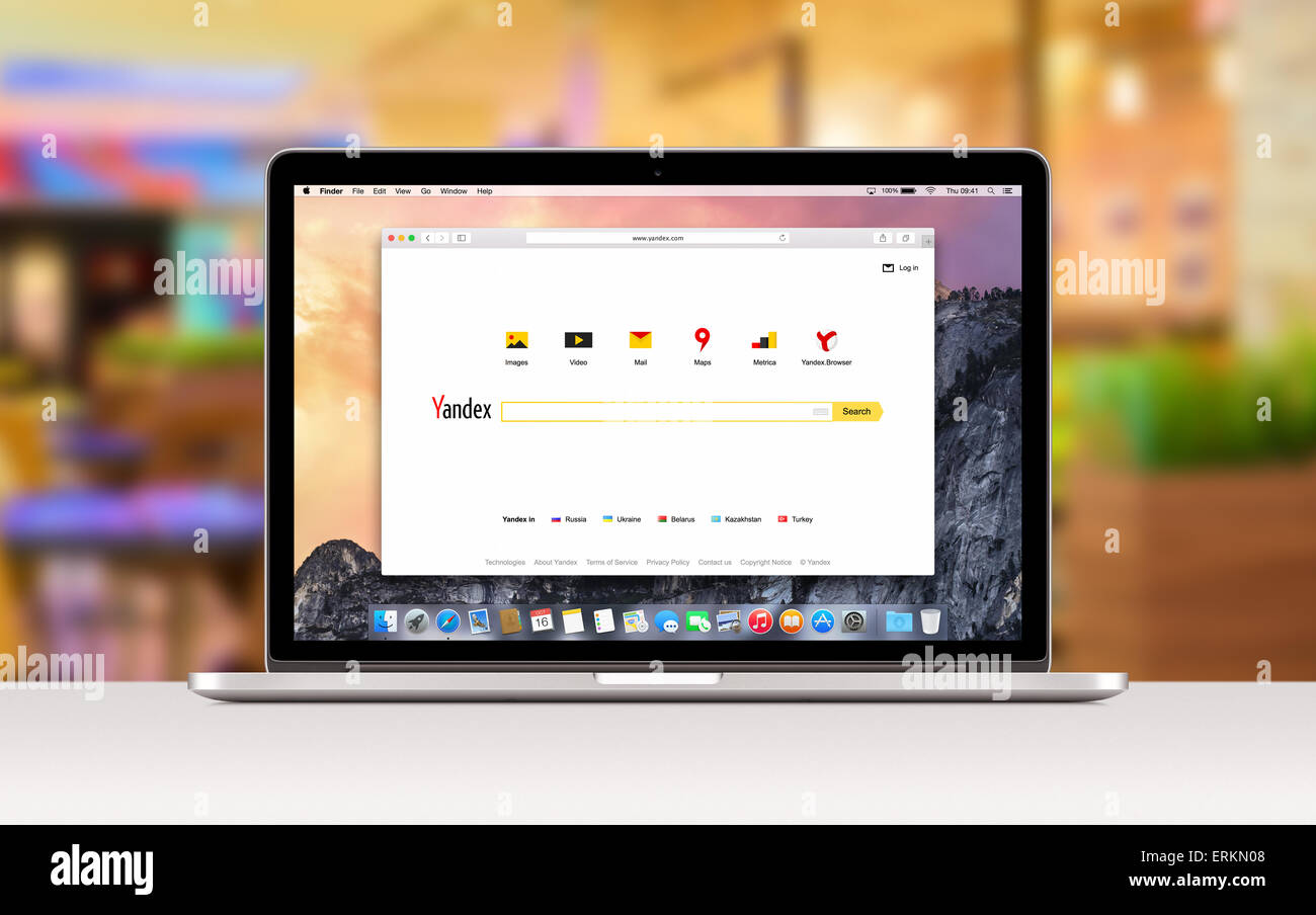 Recherche Yandex page web dans le navigateur Safari sur l'Apple MacBook ...