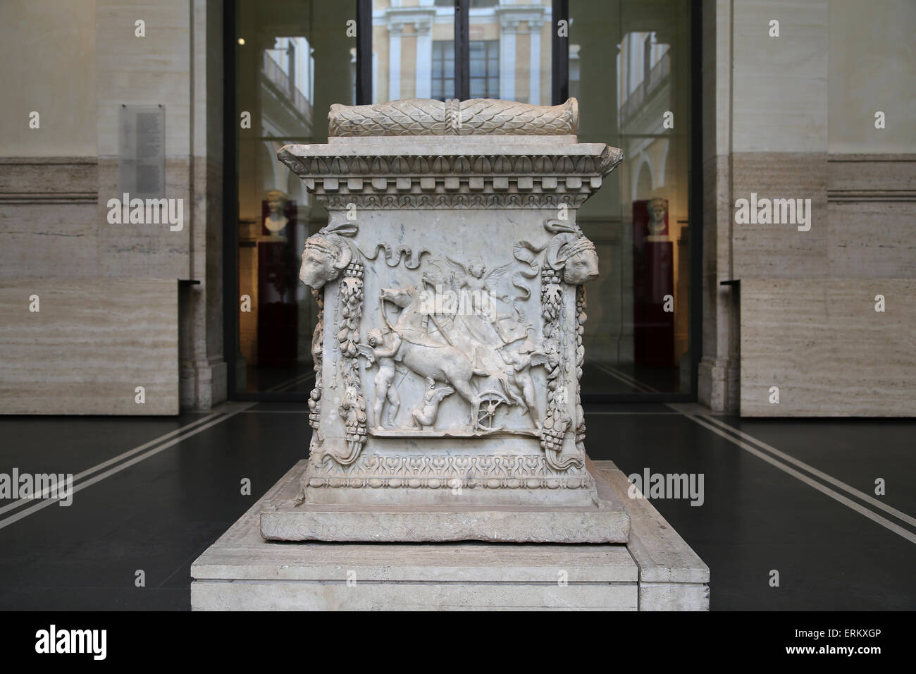 Autel dédié à Mars et Vénus. 1re ch. d'Ostia Antica. Le soulagement ...