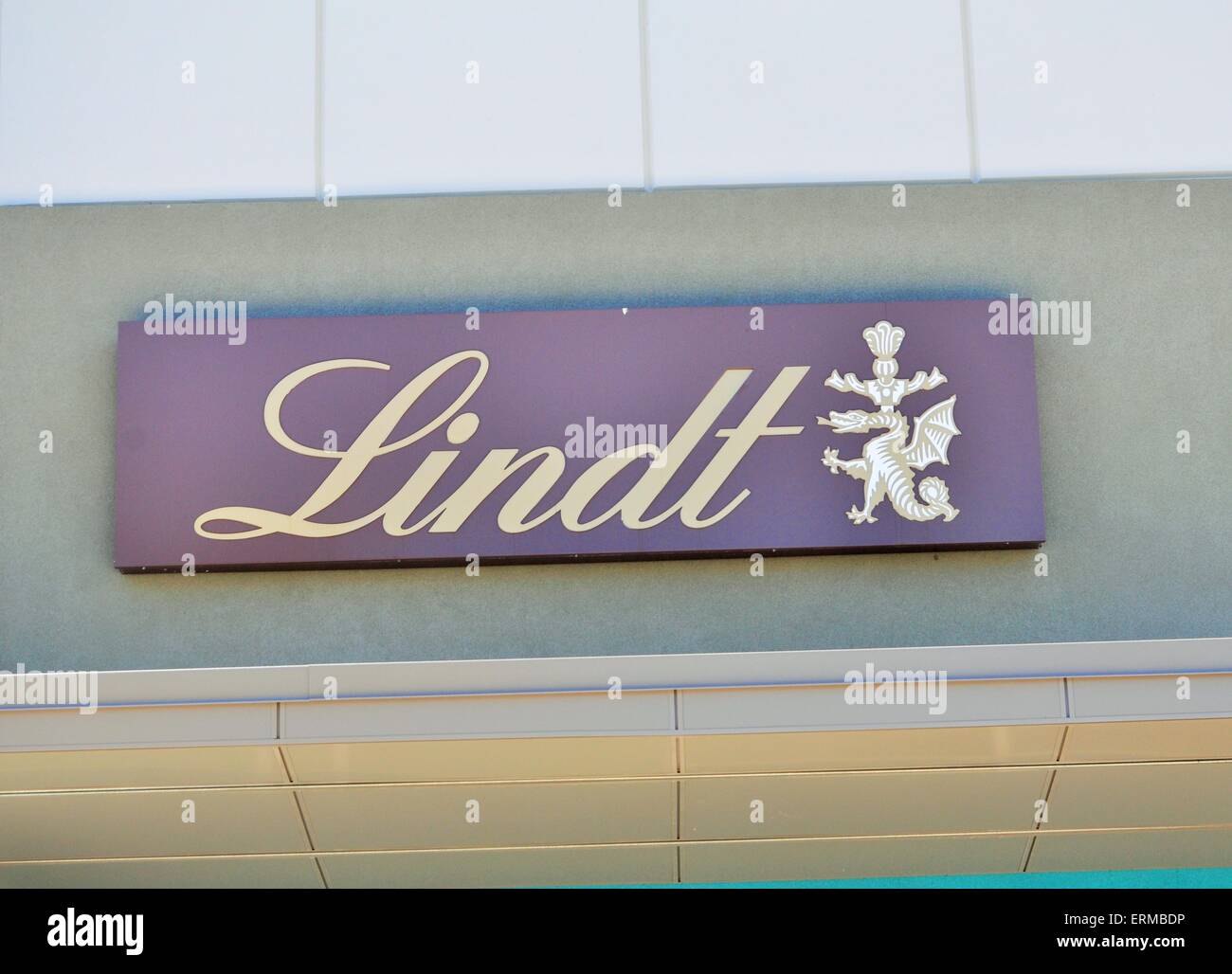 Lindt logo Banque de photographies et d’images à haute résolution - Alamy