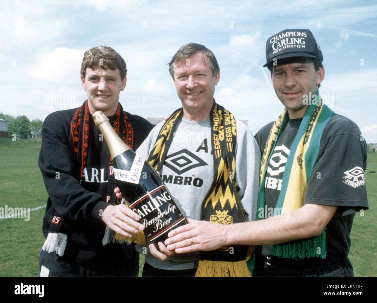 Manager de Manchester United Alex Ferguson sourire alors qu'il célèbre ...
