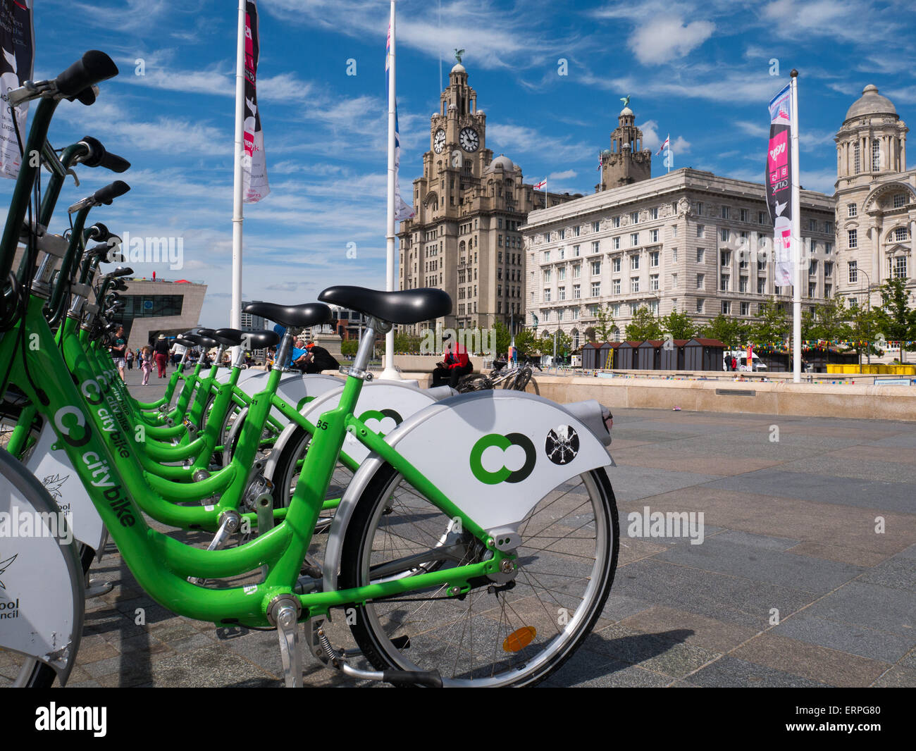 Liverpool city bikes Banque de photographies et d’images à haute ...