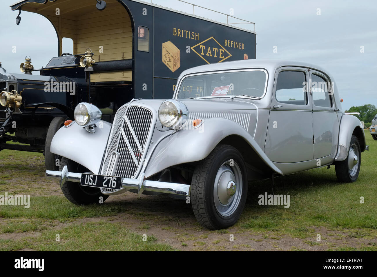 Citroen traction avant Banque de photographies et d’images à haute ...
