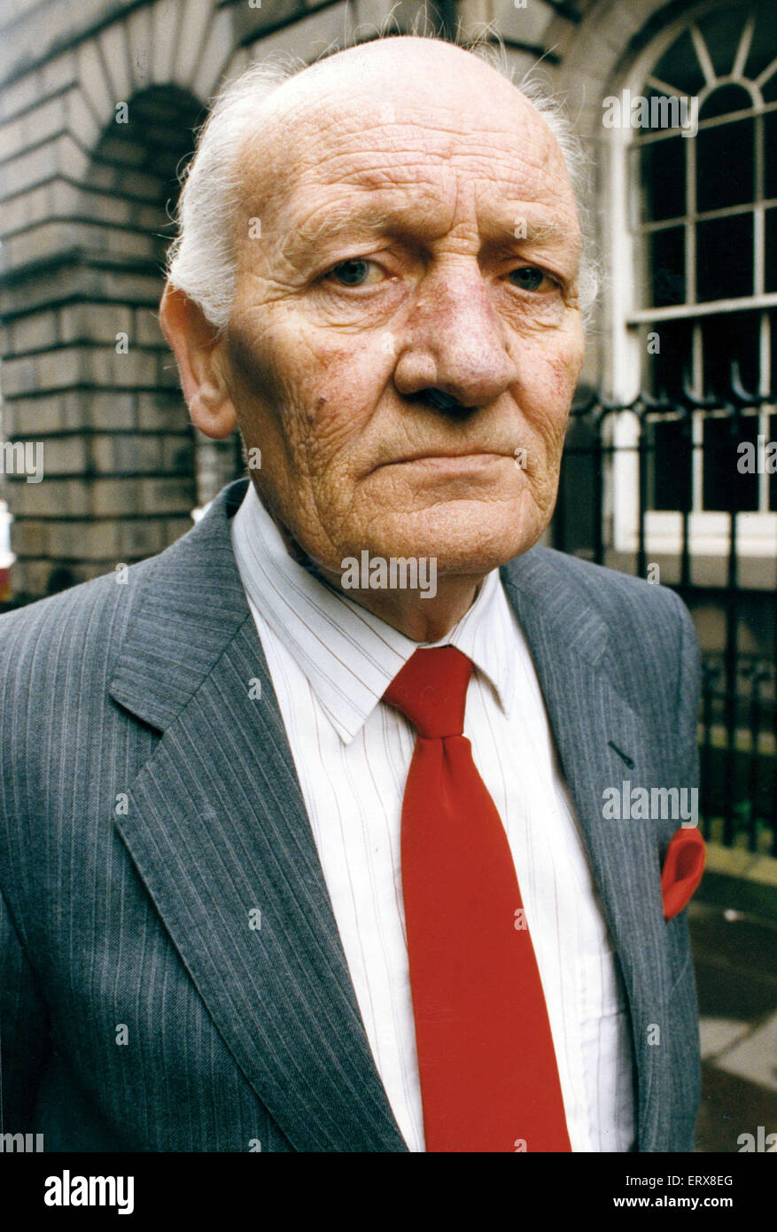 Pensionné Pat McCrystal cour gauche £50 000 richer hier, mais avec ...