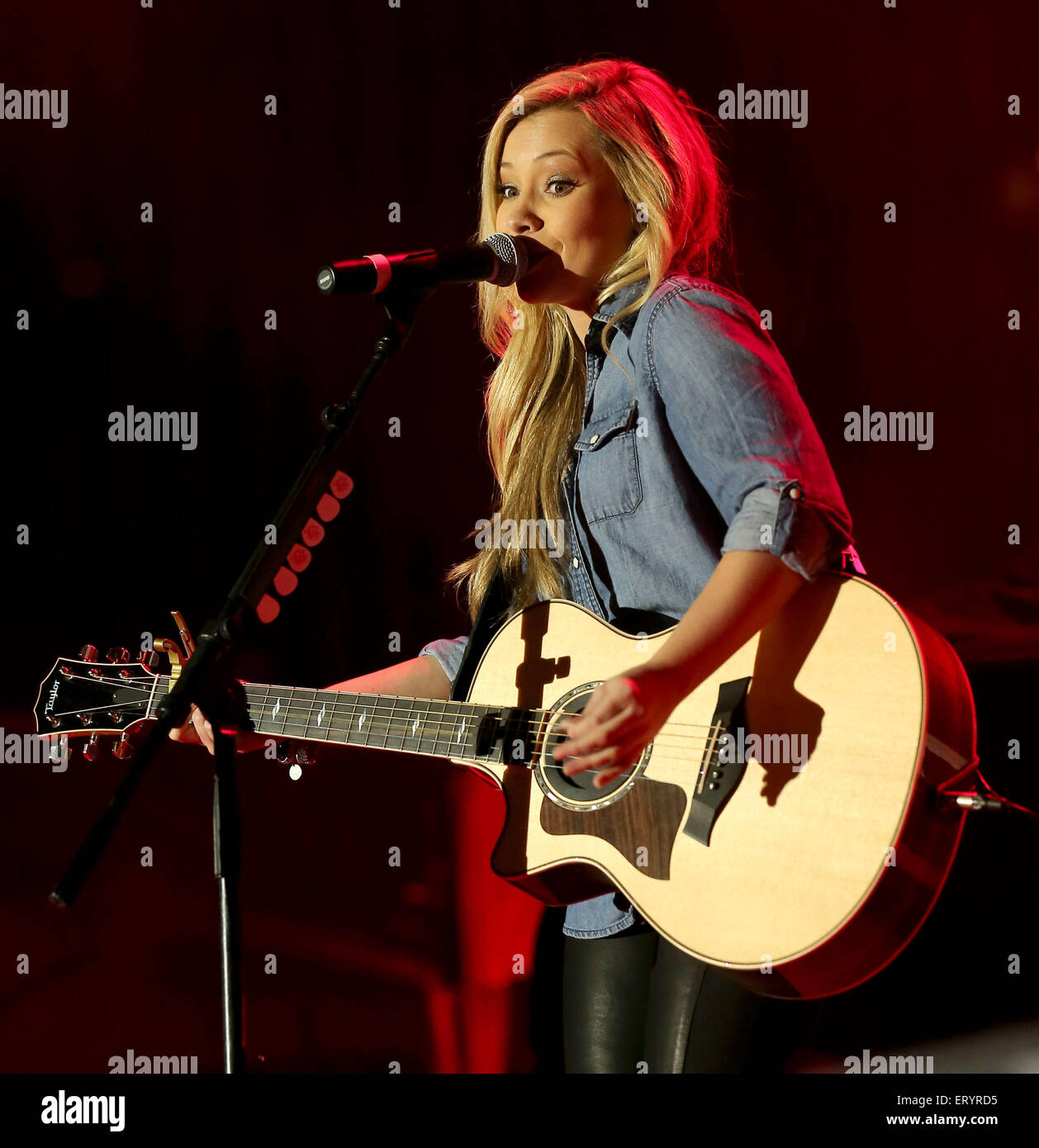 Lady Antebellum, David Nail, et Maddie & Tae effectuer au centre-ville ...