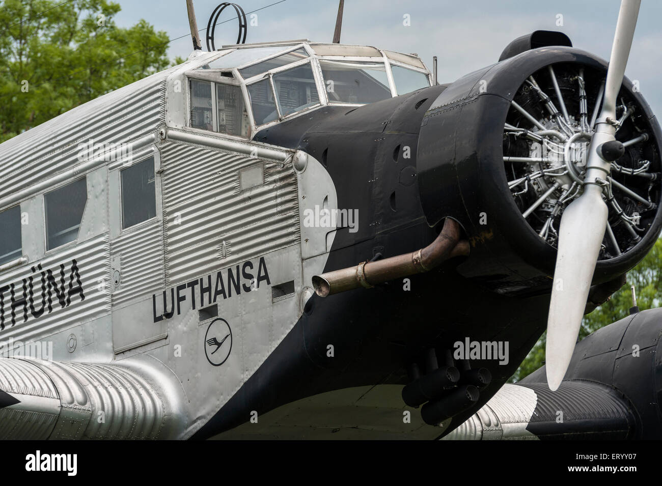 Junkers ju 52 lufthansa Banque de photographies et d’images à haute ...