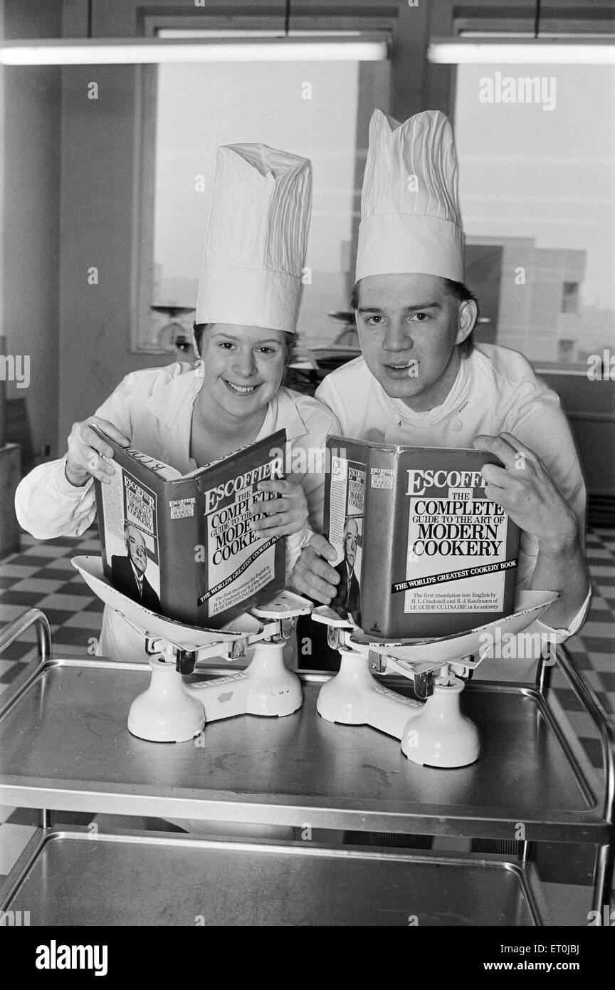 Remportant la 4e manche Banque d'images noir et blanc - Alamy