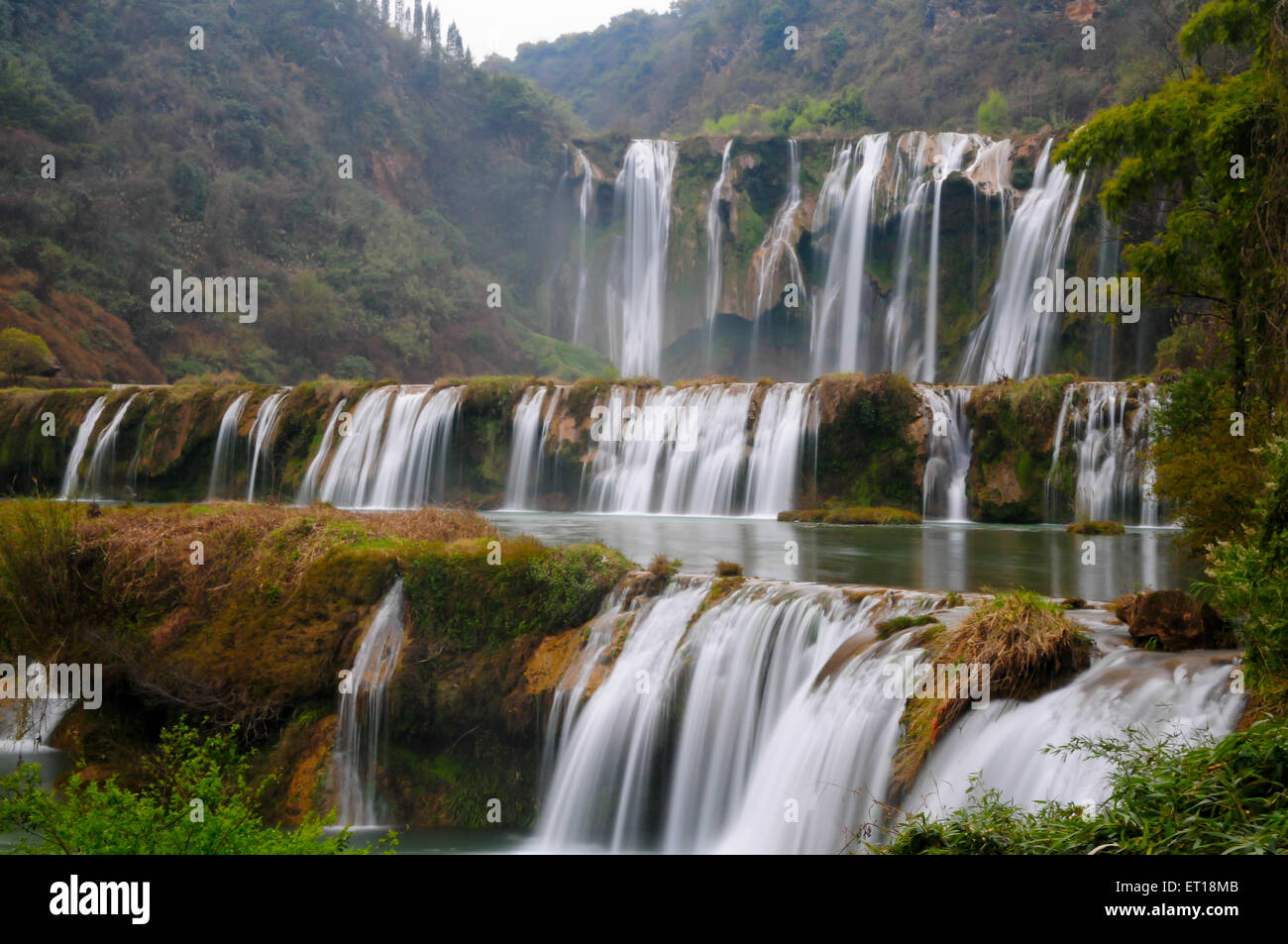 Yunnan waterfall Banque de photographies et d’images à haute résolution ...
