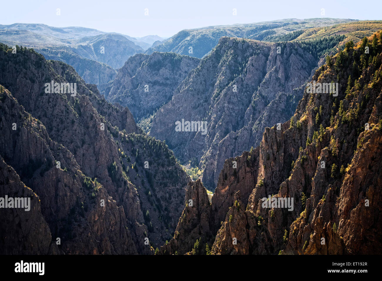 La gorge profonde Black Canyon dans le sud-ouest du Colorado, USA Photo ...