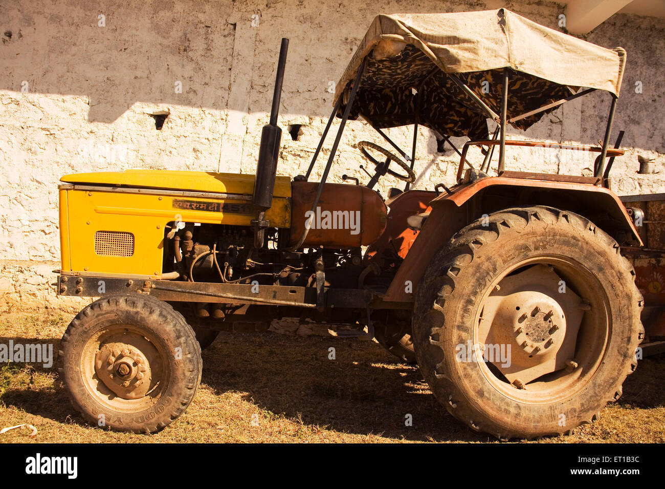 Petits tracteurs Banque de photographies et d’images à haute résolution ...