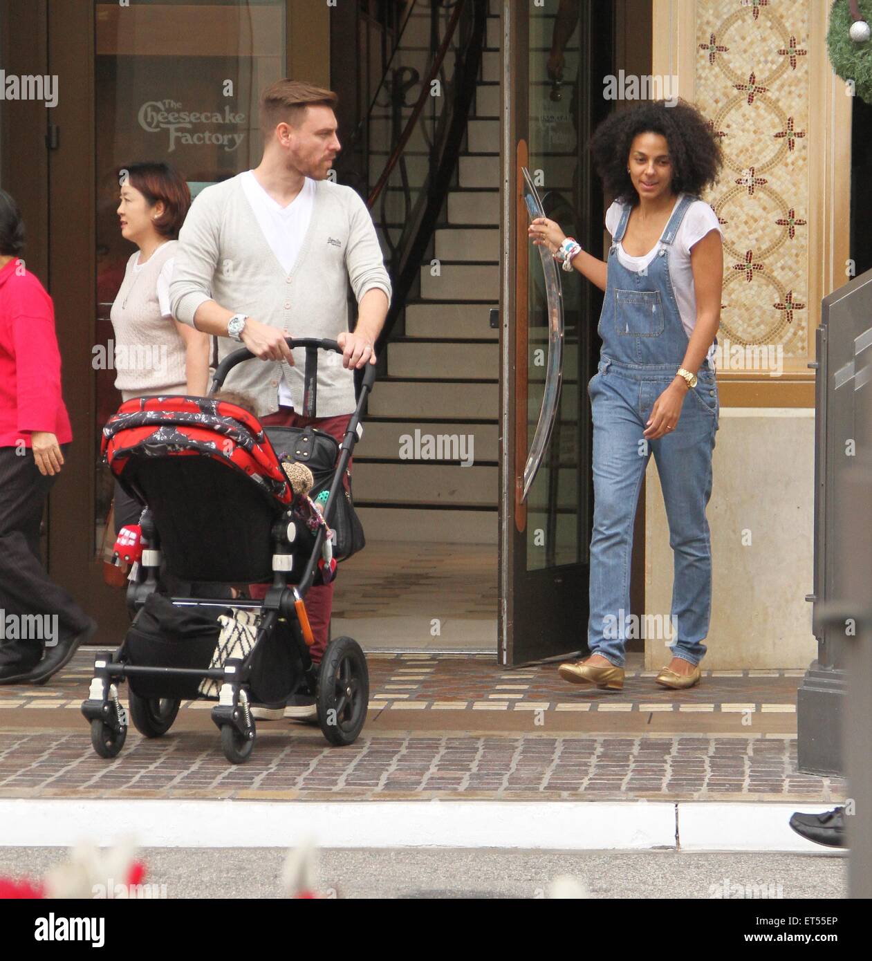 Marsha Thomason prend sa famille shopping au bosquet à Hollywood ...