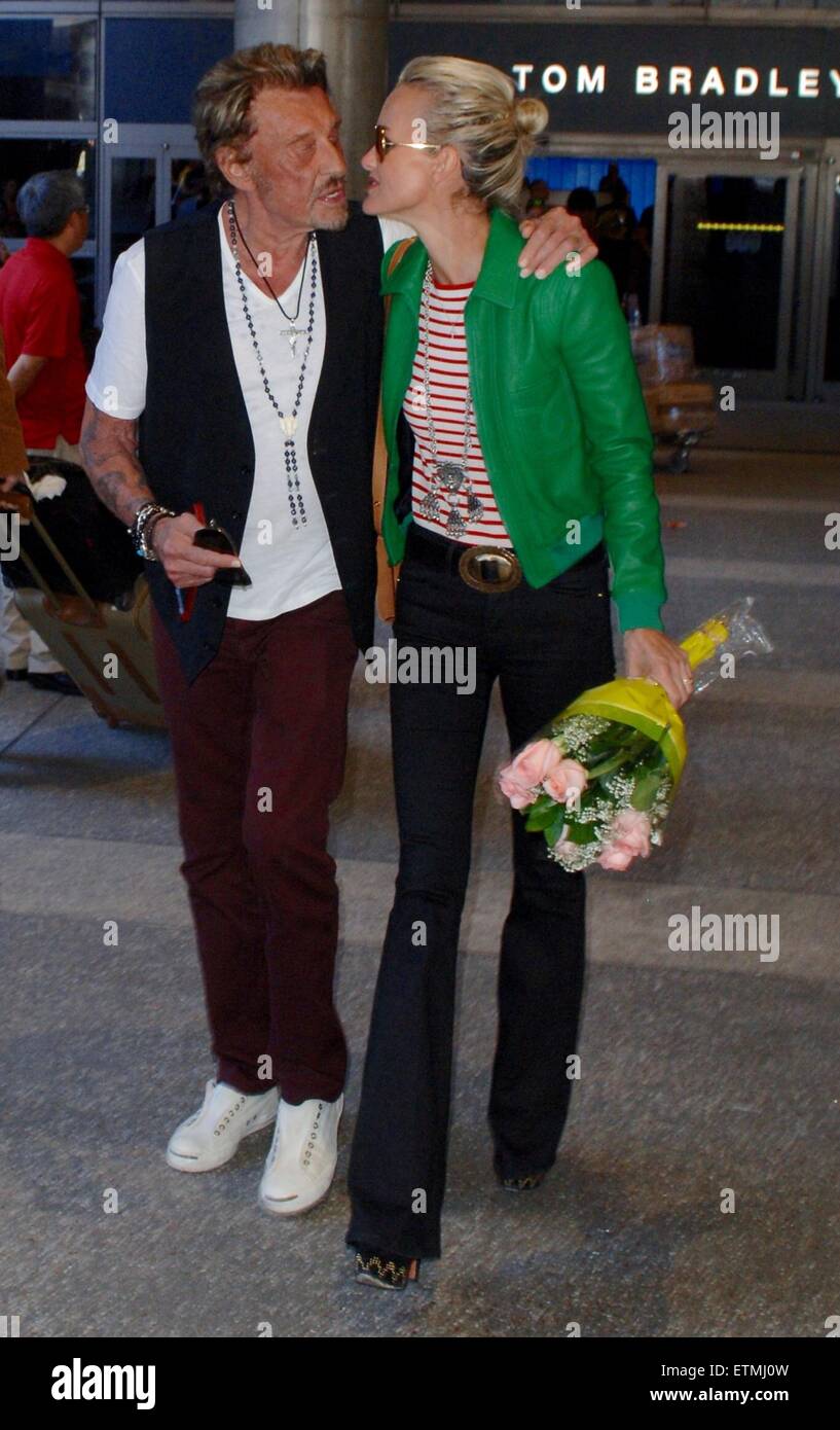 Johnny Hallyday arrive à Los Angeles International (LAX) aéroport avec ...