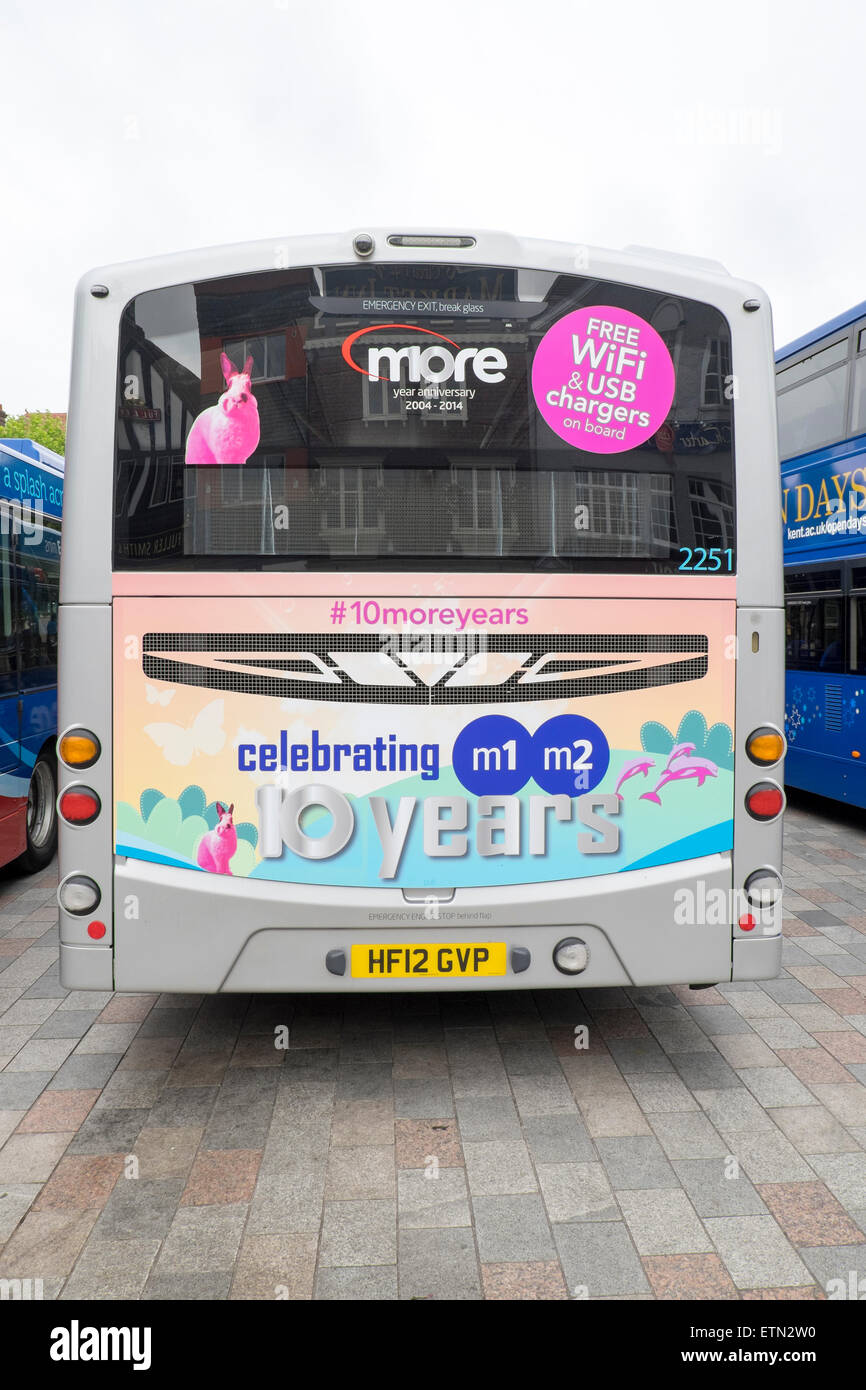 Back of bus advert Banque de photographies et d’images à haute ...