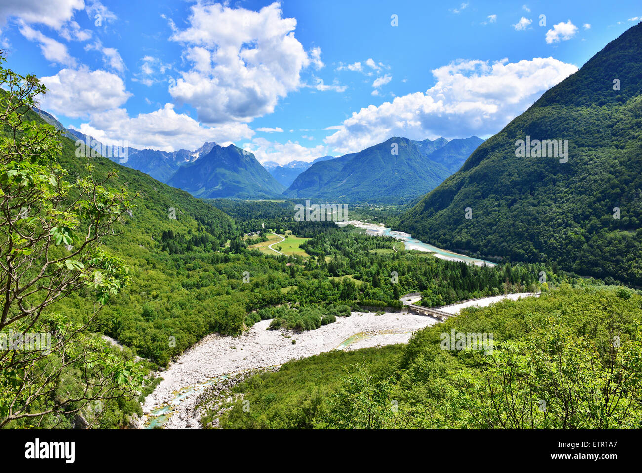 Cascade de boka Banque de photographies et d’images à haute résolution ...