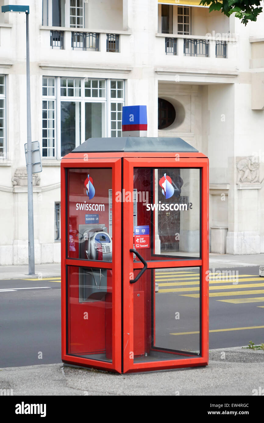 Emergency phone box Banque de photographies et d’images à haute ...
