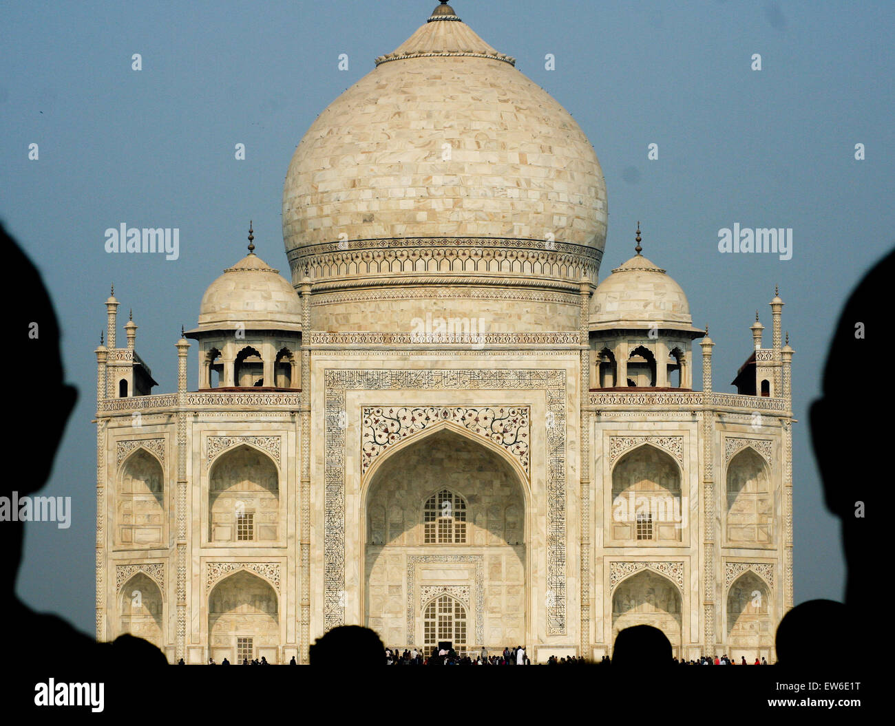 Visiteurs du taj mahal Banque de photographies et d’images à haute ...