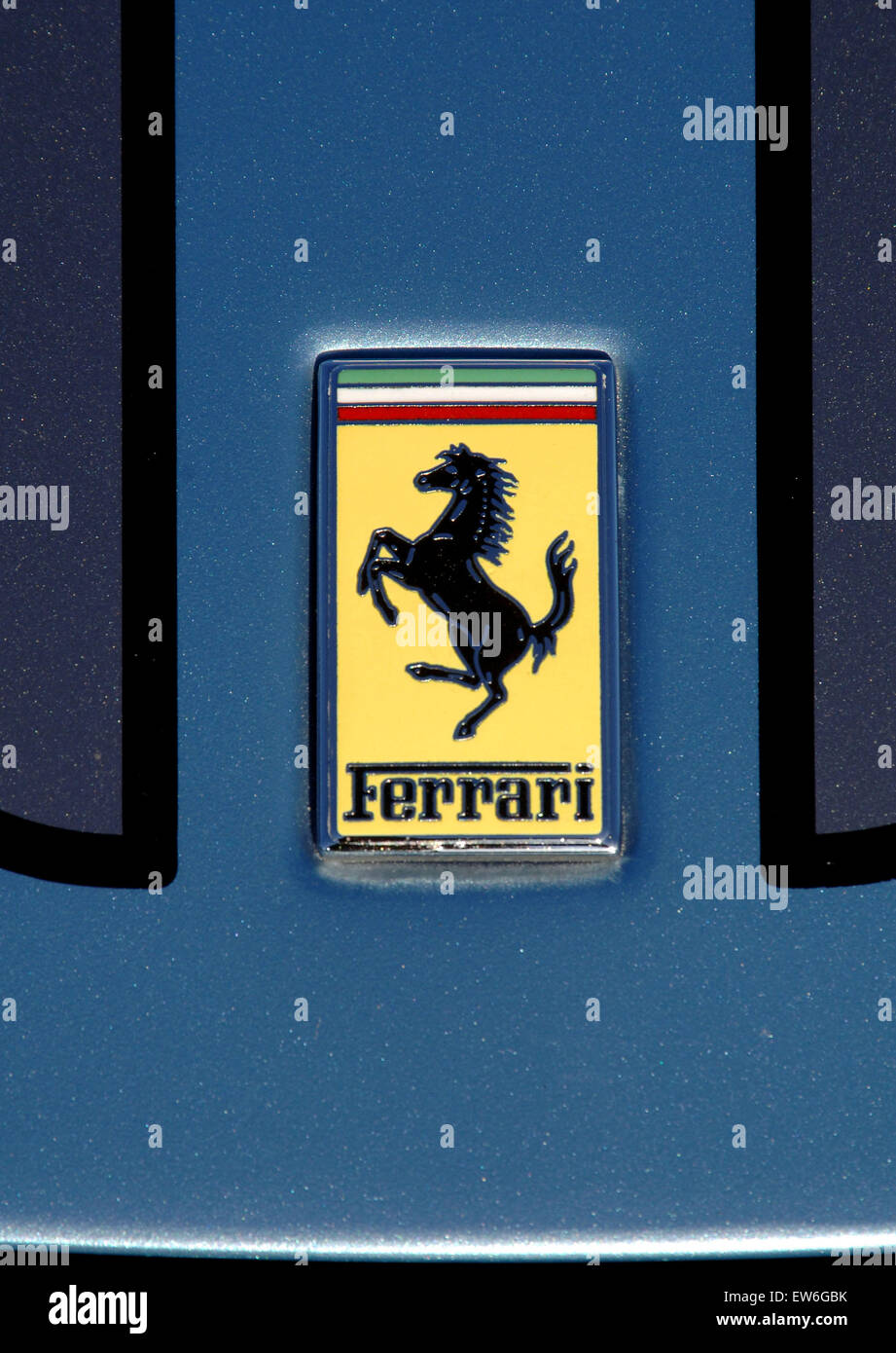 Logo Ferrari F430 Scuderia sur un modèle 2008 Photo Stock - Alamy