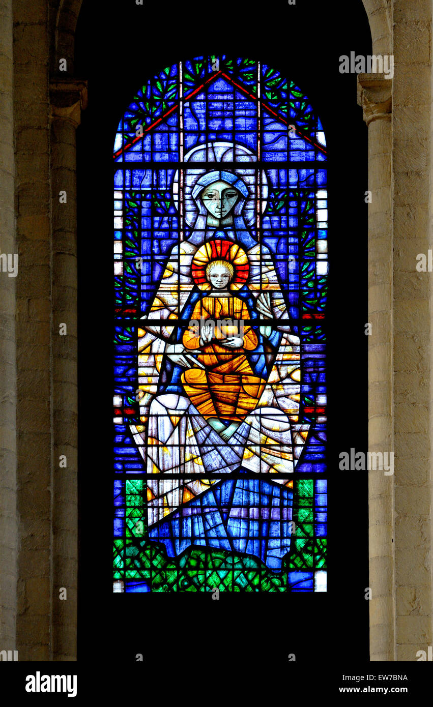Vitraux vierge marie Banque de photographies et d’images à haute ...