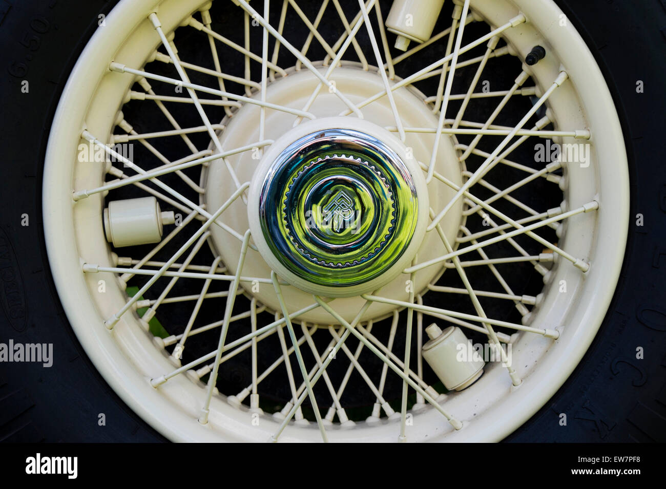 Roues de voitures anciennes Banque de photographies et d’images à haute ...