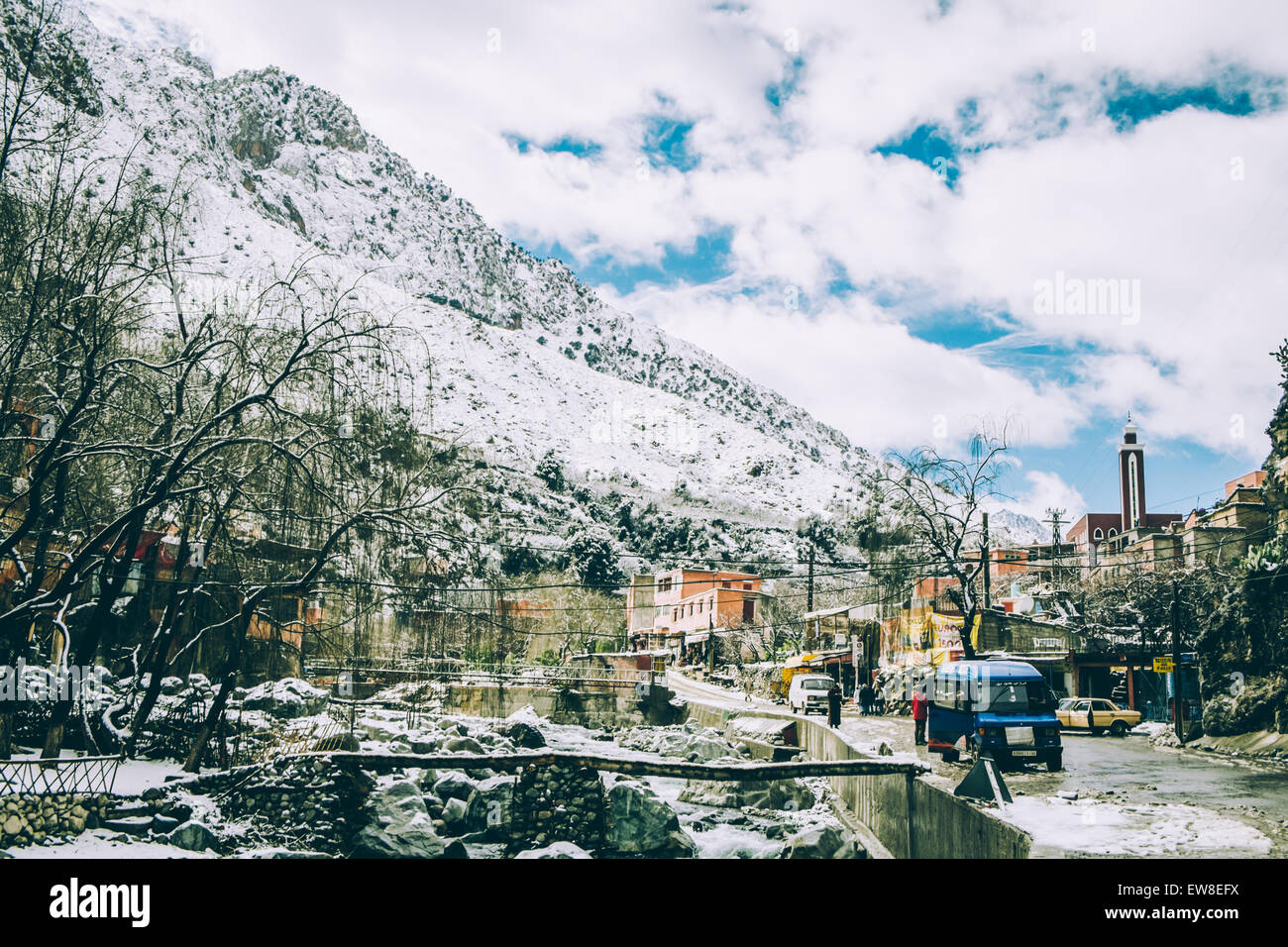 Montagnes du haut atlas Banque de photographies et d’images à haute ...
