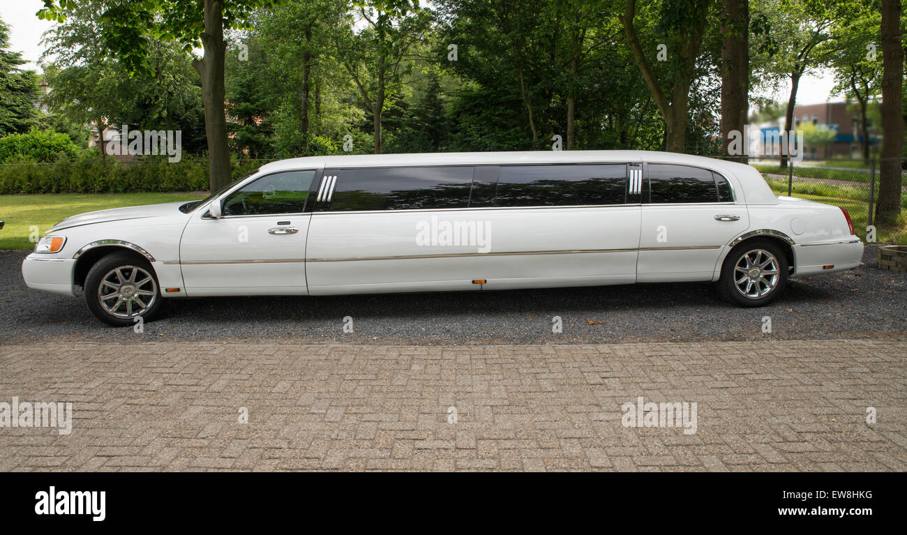 Long limo limousine stretch Banque de photographies et d’images à haute ...