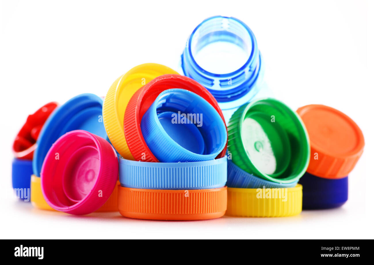 La composition avec des bouteilles en plastique et bouchons Photo Stock ...
