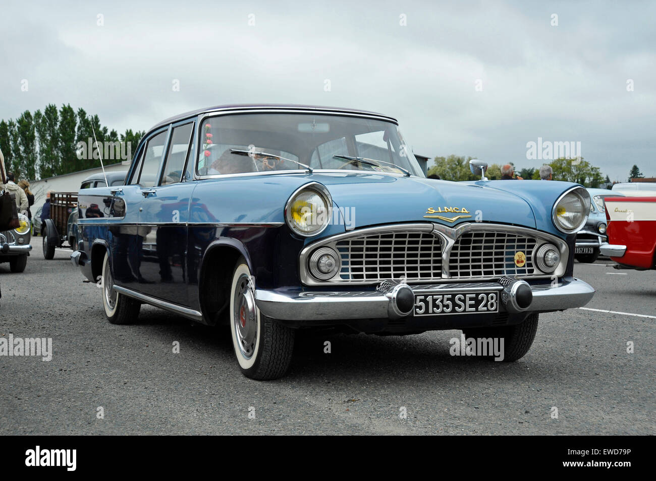 Simca Vedette français salon de voiture classique Photo Stock - Alamy