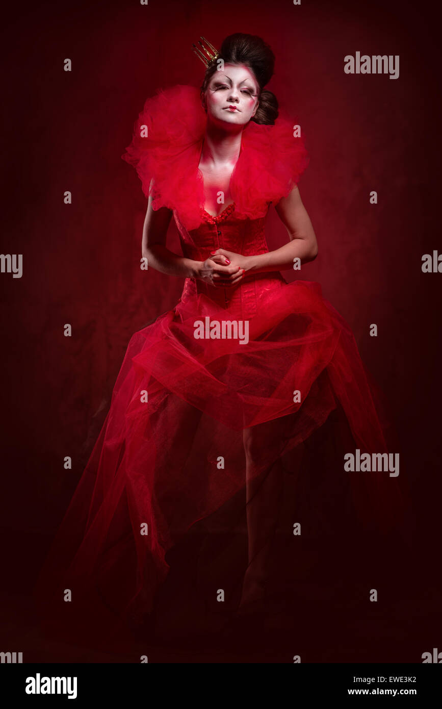 Reine en robe rouge Banque de photographies et d’images à haute ...
