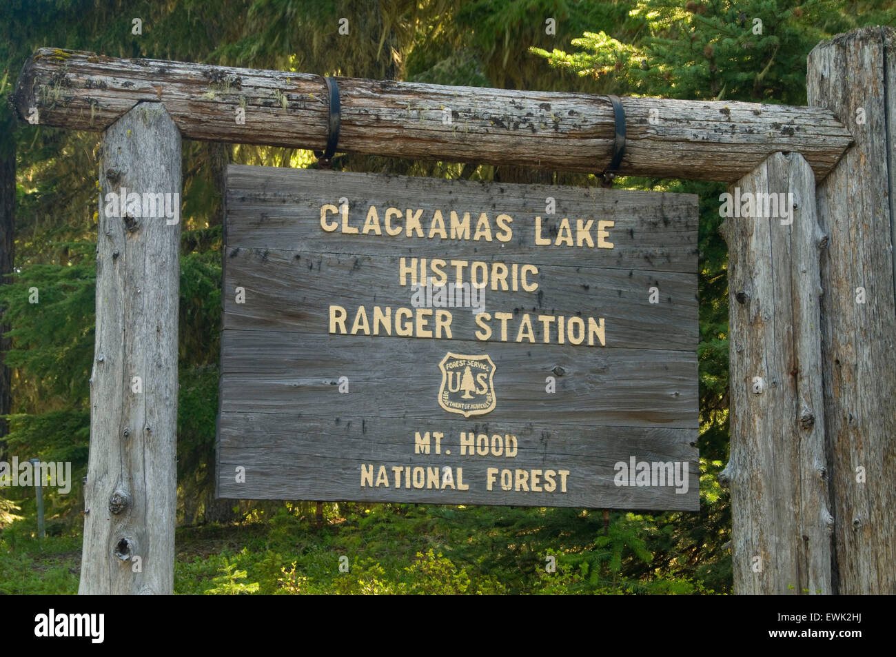 Station de garde forestier du lac clackamas Banque de photographies et ...