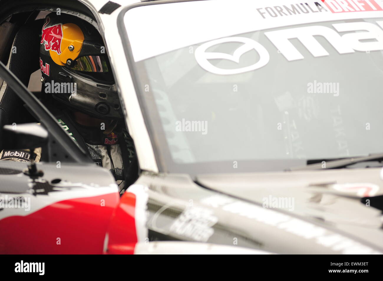 Mike Whiddett à l'intérieur de sa Mazda RX7 FD au Goodwood Festival of ...