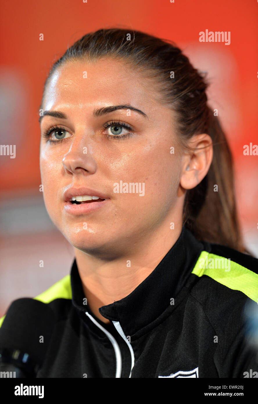 Alex morgan Banque de photographies et d’images à haute résolution - Alamy
