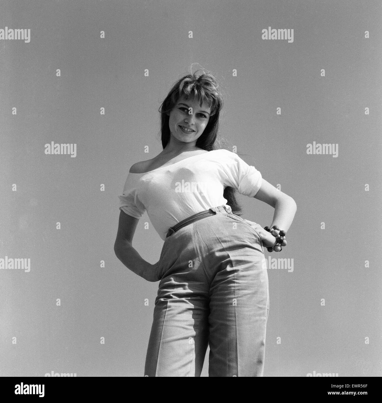 Brigitte bardot beach Banque d'images noir et blanc - Alamy