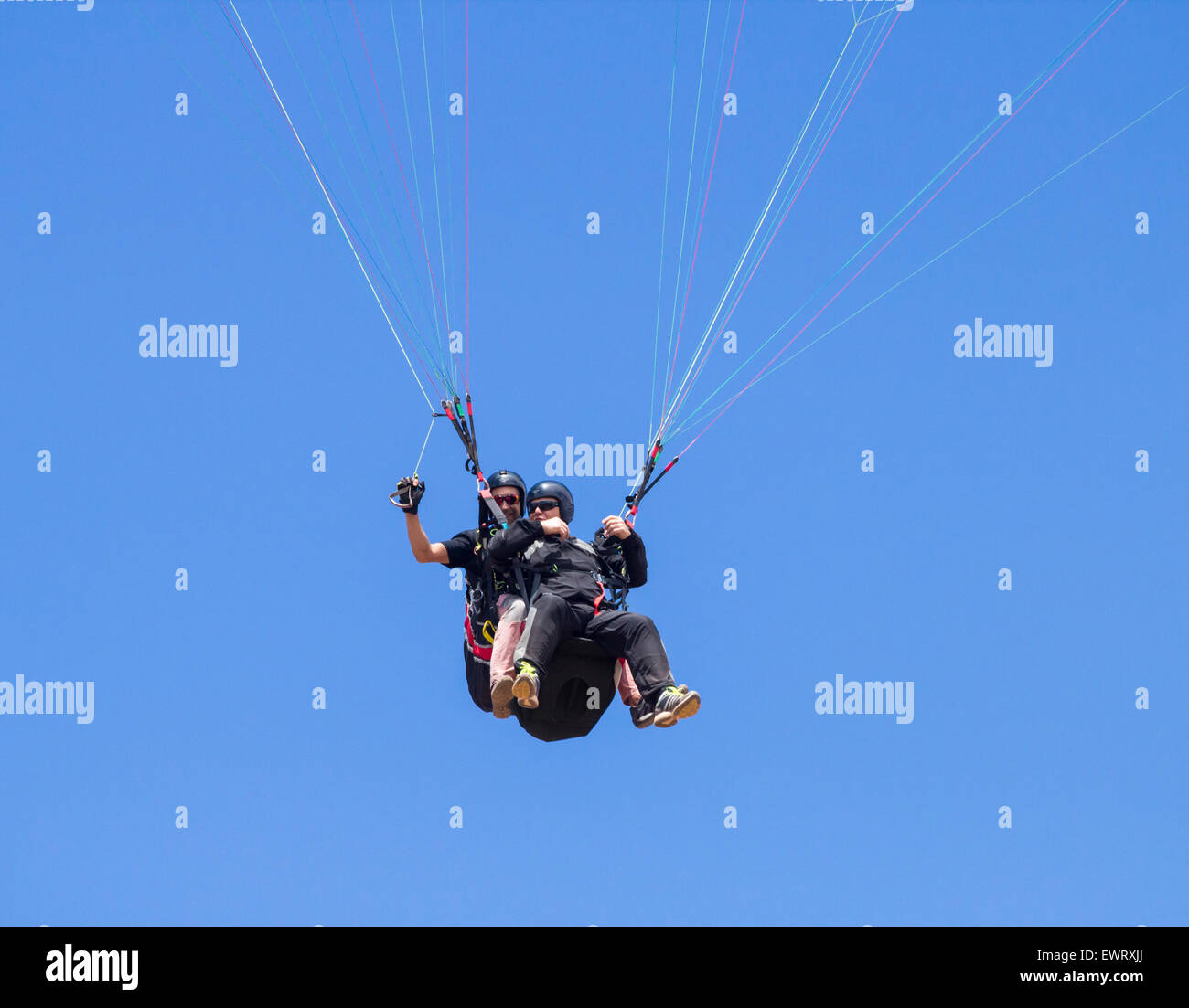 Tandem parapente Banque de photographies et d’images à haute résolution ...