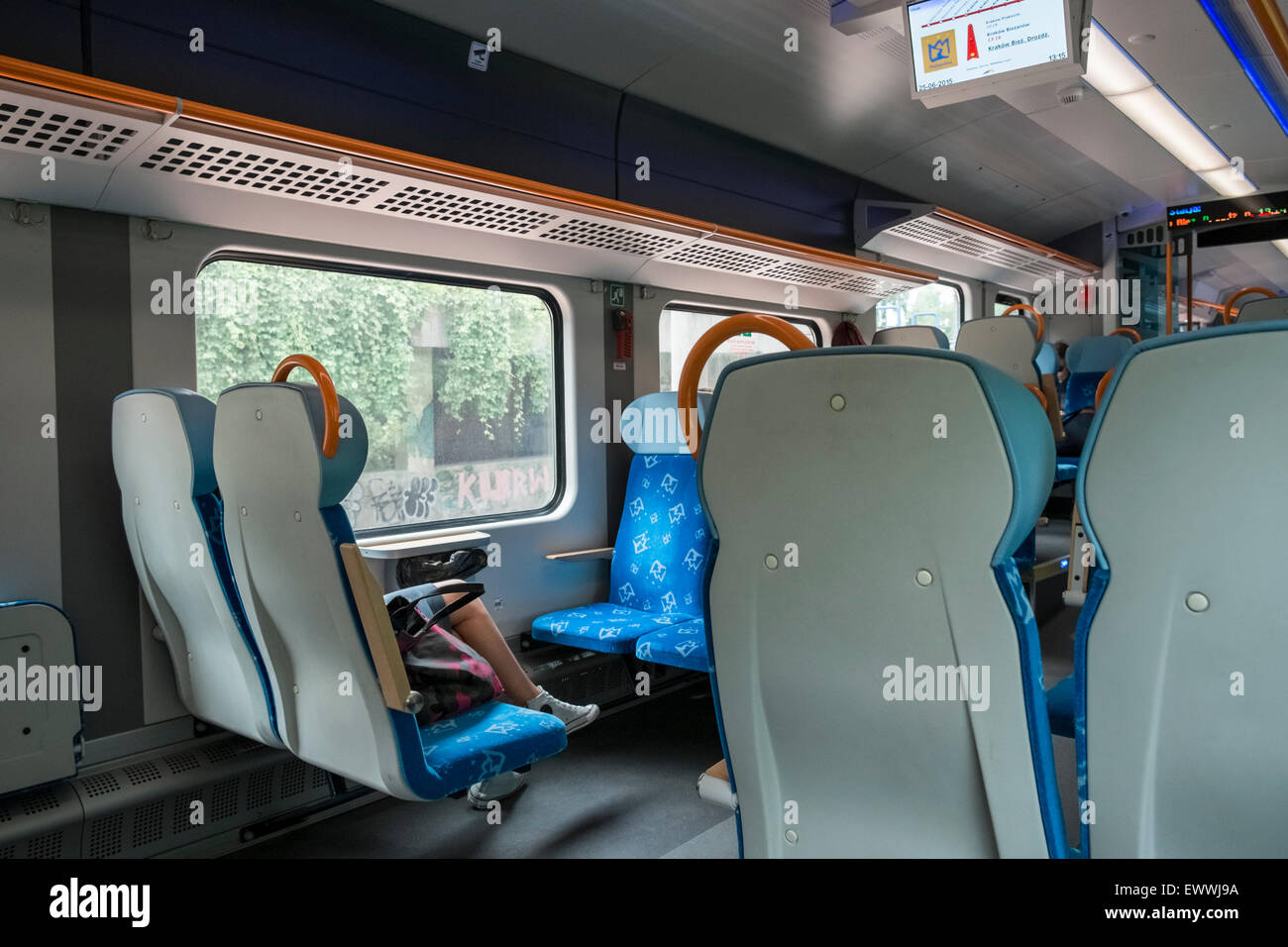 Intérieur du train de voyageurs modernes de transport Photo Stock - Alamy