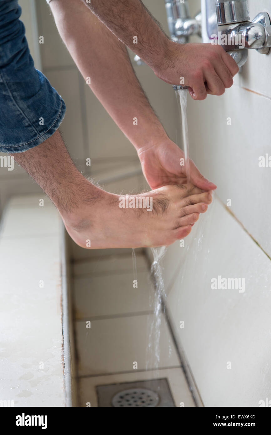 Muslim ablution feet Banque de photographies et d’images à haute ...