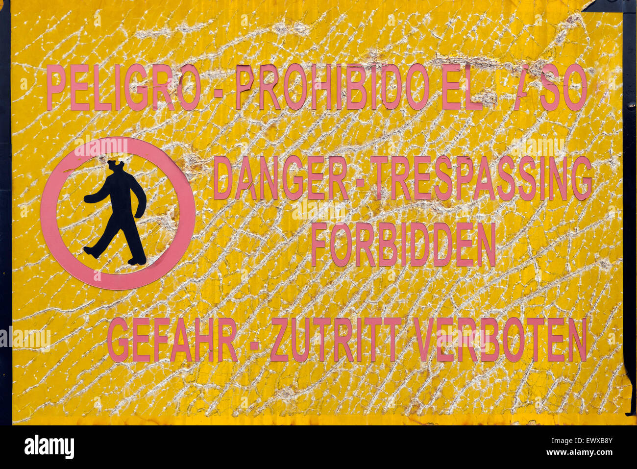 Warning board Banque de photographies et d’images à haute résolution ...