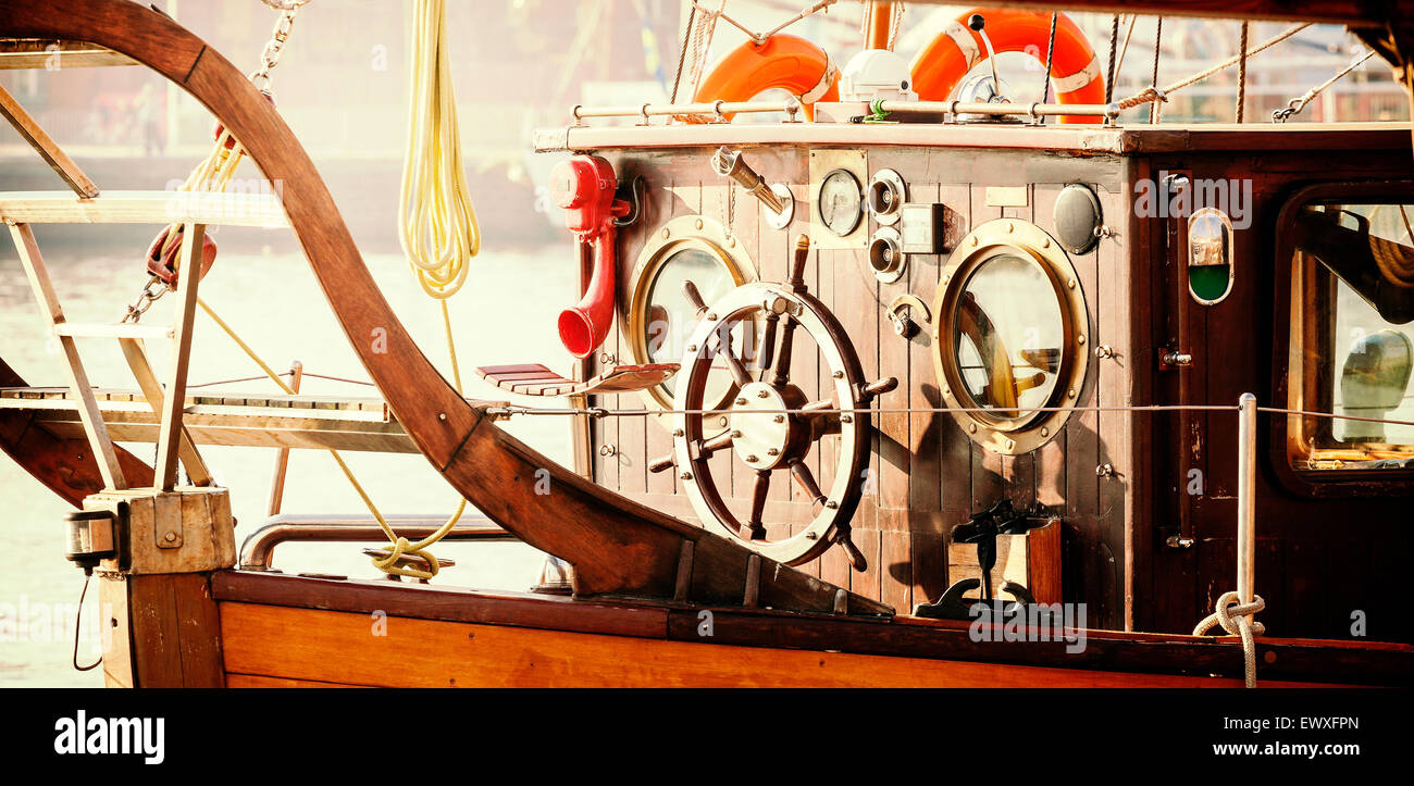 Bateau voile ancien Banque de photographies et d’images à haute résolution - Alamy