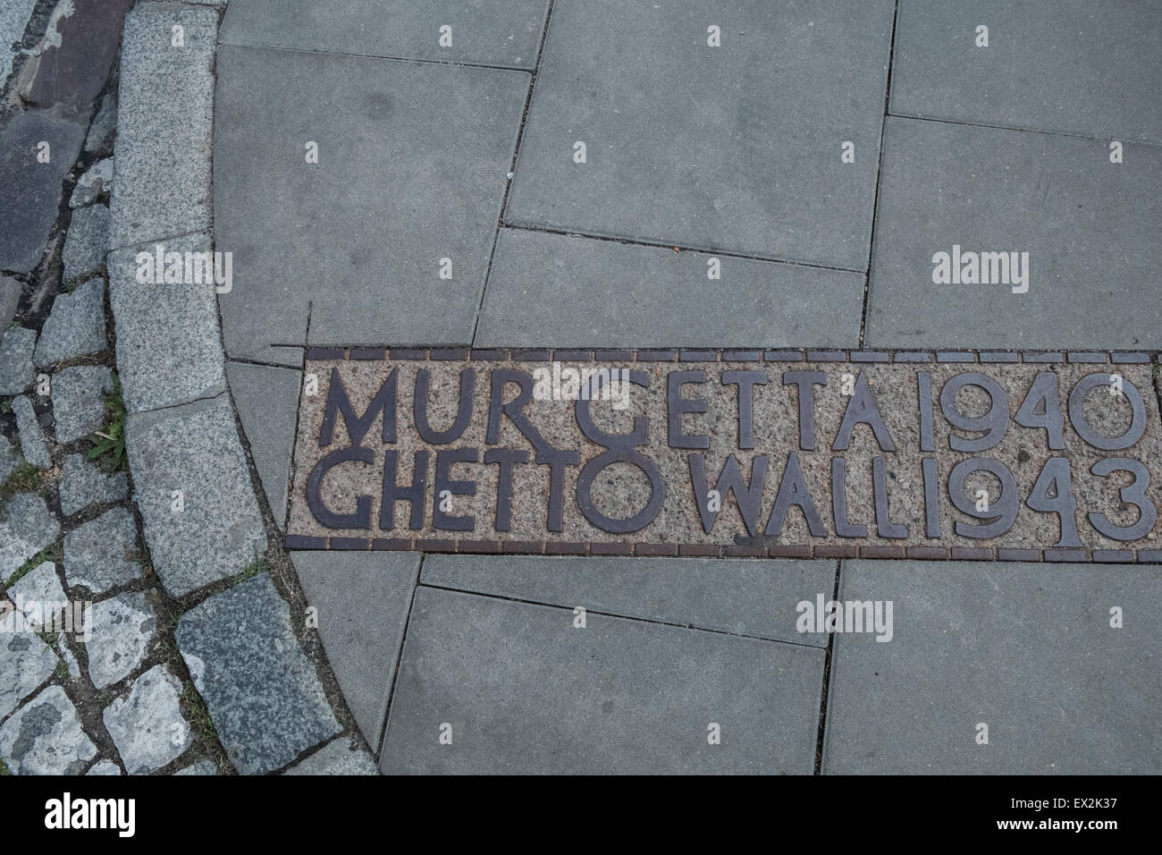 Mur du ghetto de varsovie Banque de photographies et d’images à haute ...