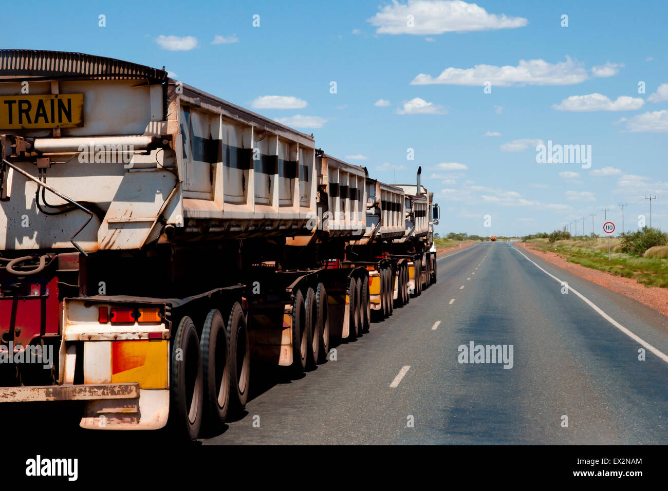Roadtrain australia outback truck Banque de photographies et d’images à ...