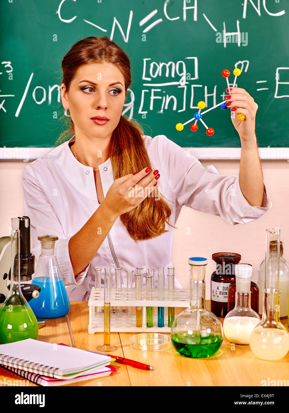 Professeur tuteur chimie Banque de photographies et d’images à haute ...