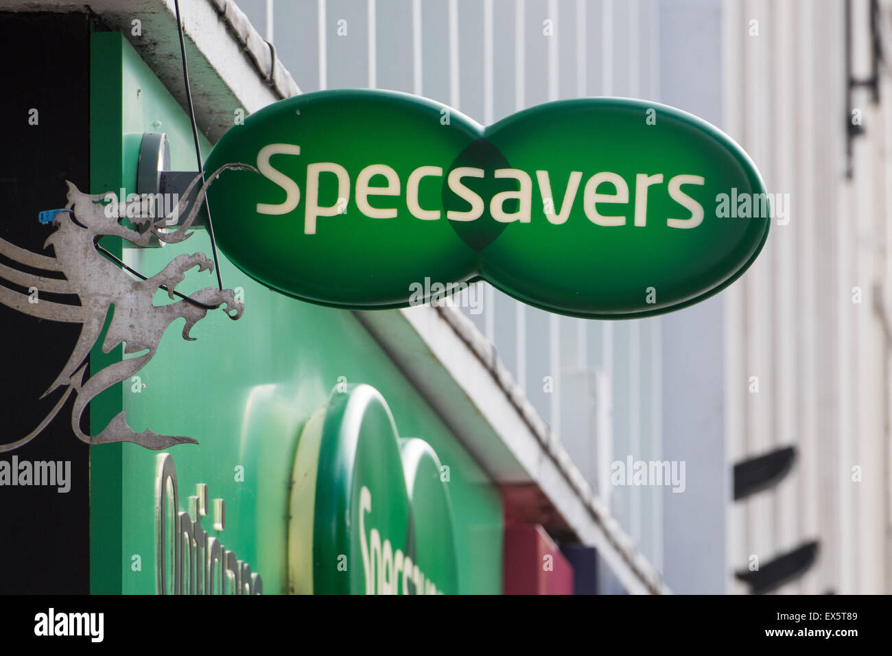 Logo specsavers Banque de photographies et d’images à haute résolution ...