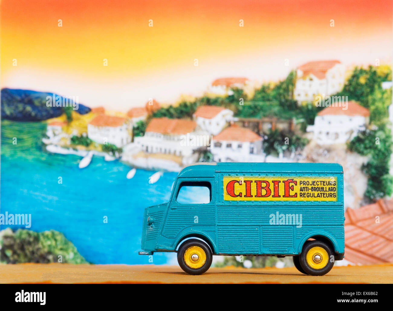 Dinky van français avec la publicité Photo Stock - Alamy