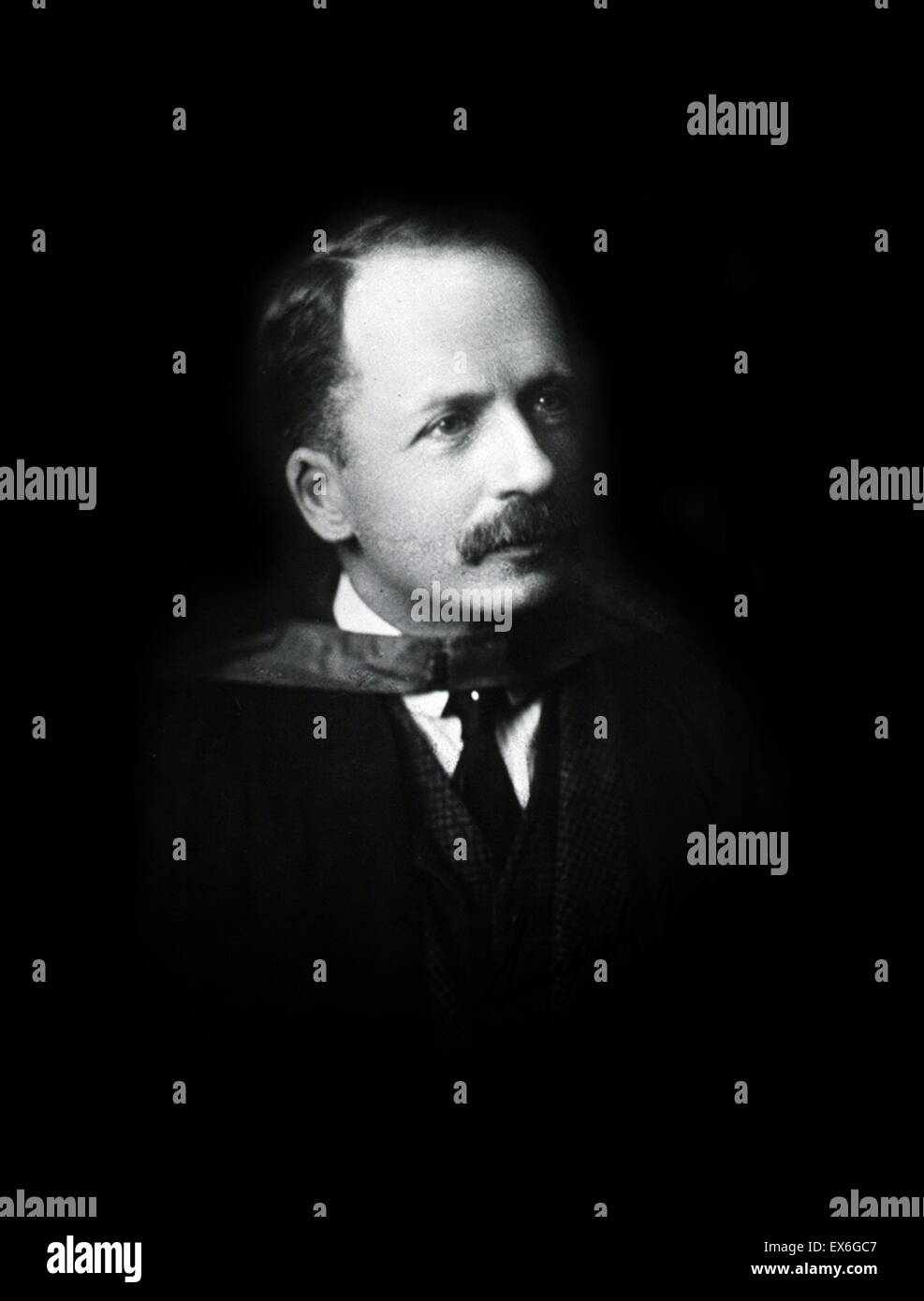 John James Rickard Macleod (1876-1935) était un biochimiste canadien ...