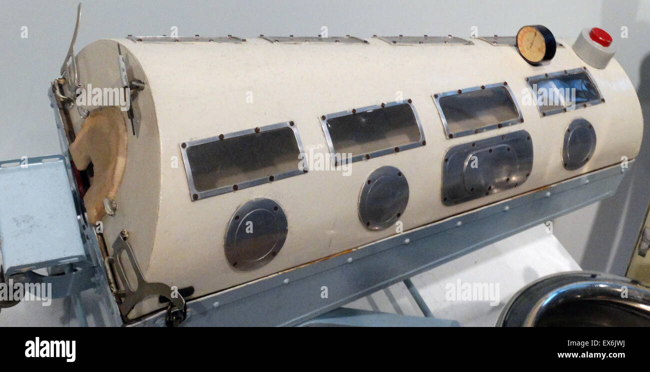 Iron lung Banque de photographies et d’images à haute résolution - Alamy