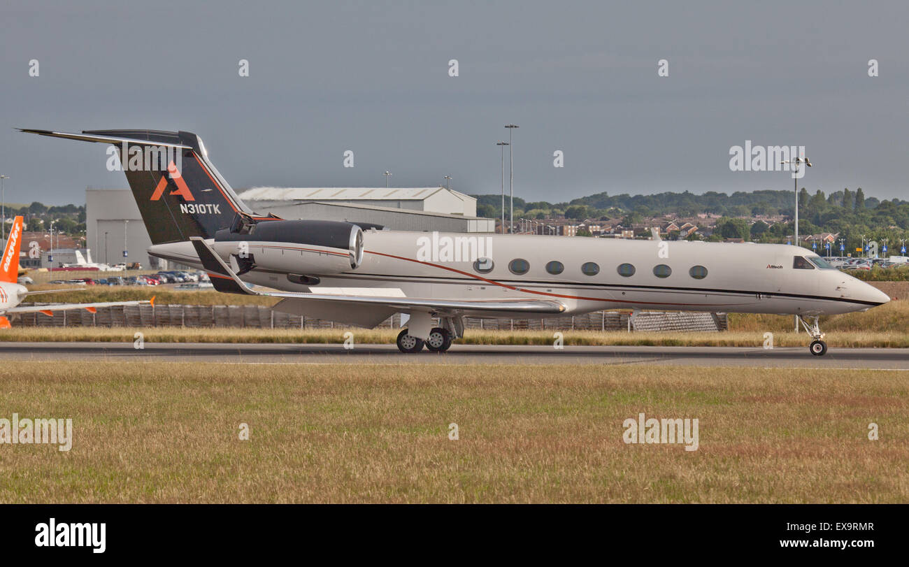 Jet d'affaires gulfstream g550 Banque de photographies et d’images à ...