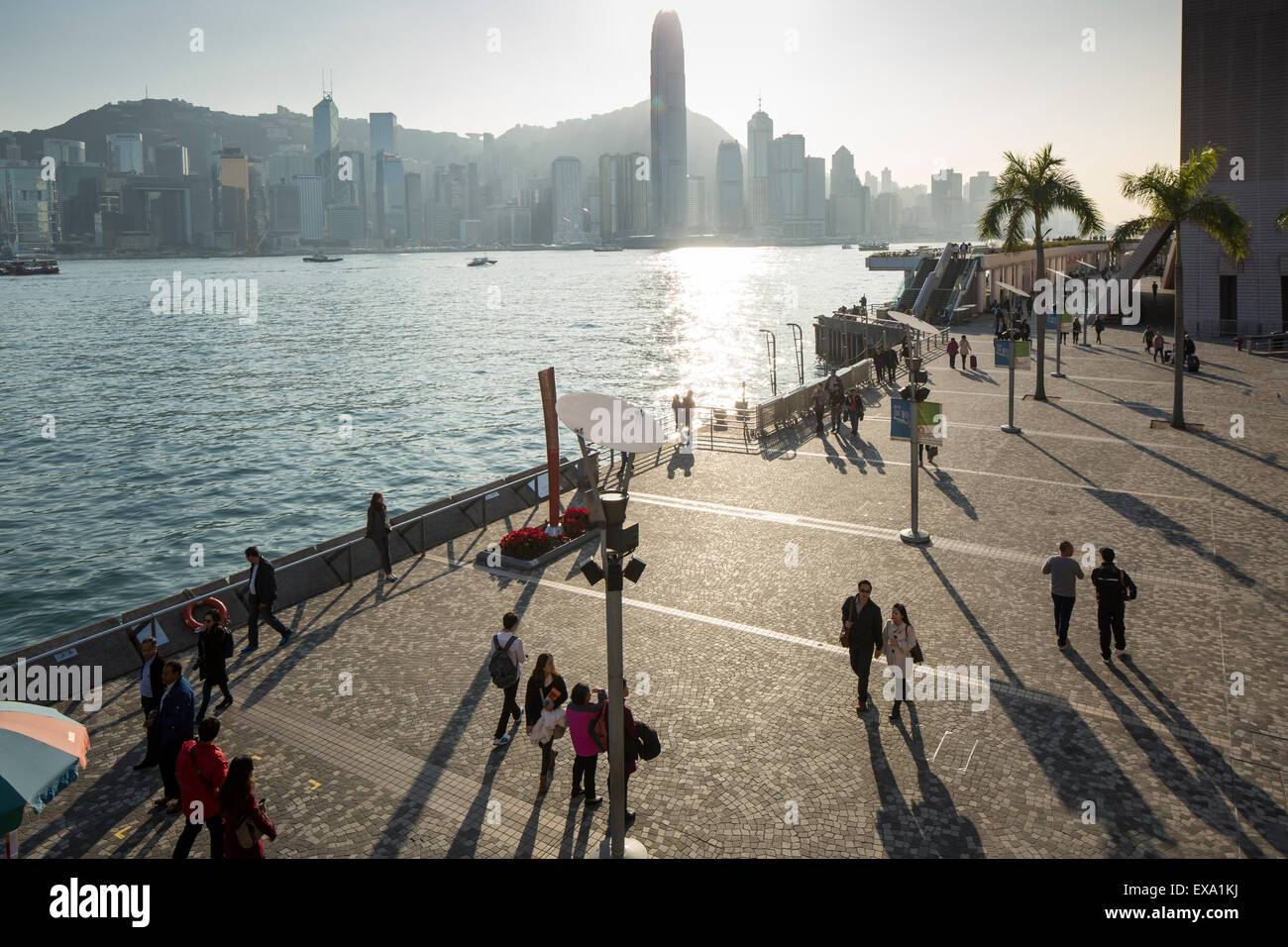 Promenade de hong kong tsim sha tsui Banque de photographies et d’images à haute résolution - Alamy