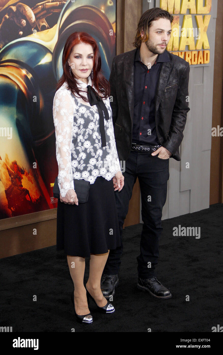 Priscilla Presley et Navarone Garibaldi au Los Angeles première de 'Mad ...