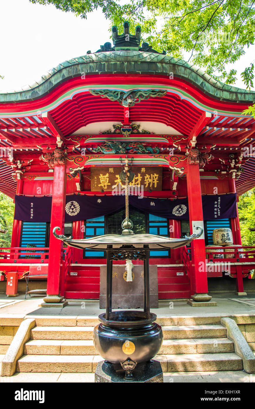 Temple inokashira benzaiten Banque de photographies et d’images à haute ...